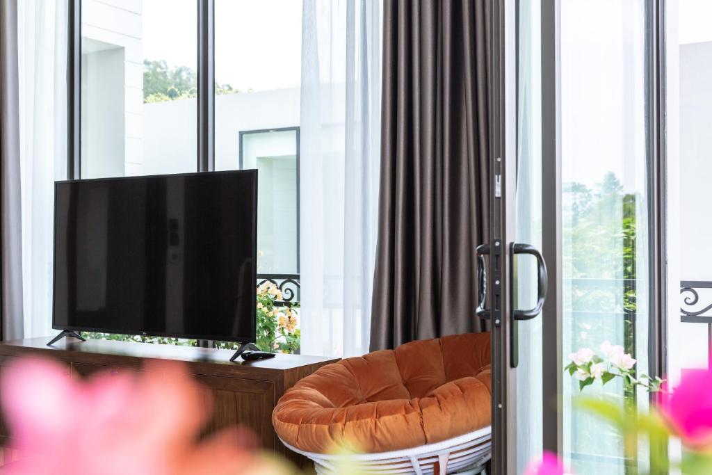 E2.7 Sun Hillary Villa - Flamingo Venus Resort, Phúc Yên – Updated 2023 ...