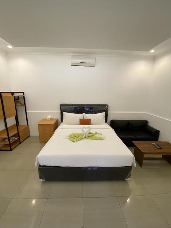 chrome hotel & resort solo, Colomadu (updated prices 2025)