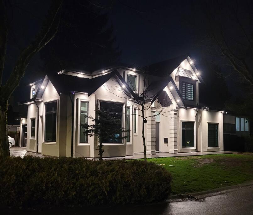 Comfortable, Cozy And Private Couple’s Getaway - Surrey