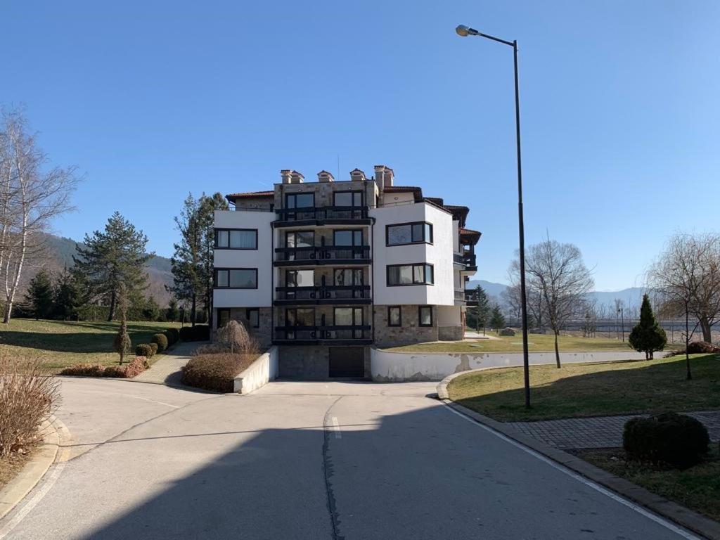 Aparthotel THE PRAVETS PENTHOUSE, Pravets, Bulgaria - Booking.com