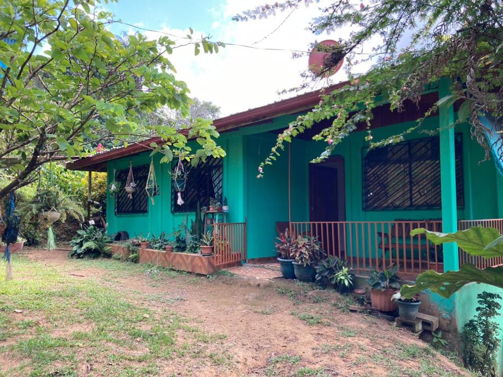 Betania House, Drake (precios actualizados 2025)