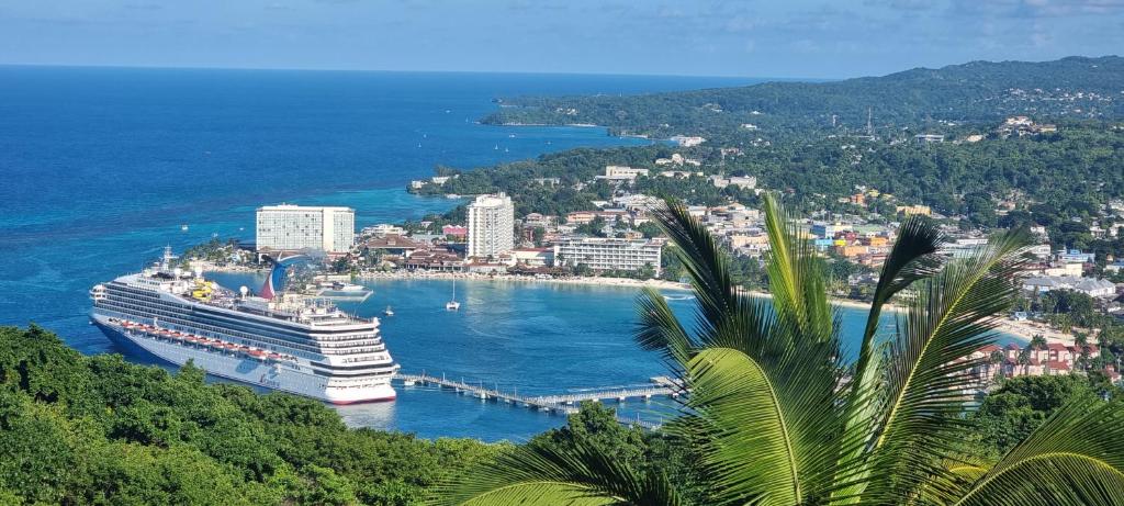 Komfort Getaway Villa, Ocho Rios – Updated 2024 Prices