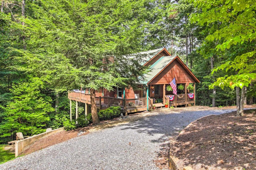 Cozy Cabin in Coosawattee River Resort!, Ellijay (updated prices 2026)
