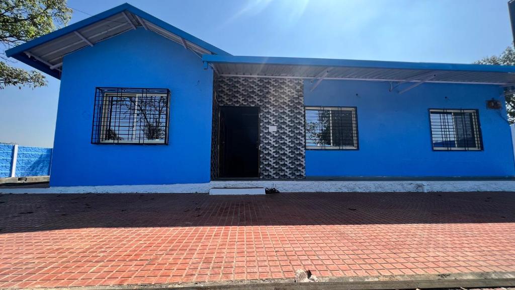 Cottage Blue House, Chinchavli (updated prices 2025)