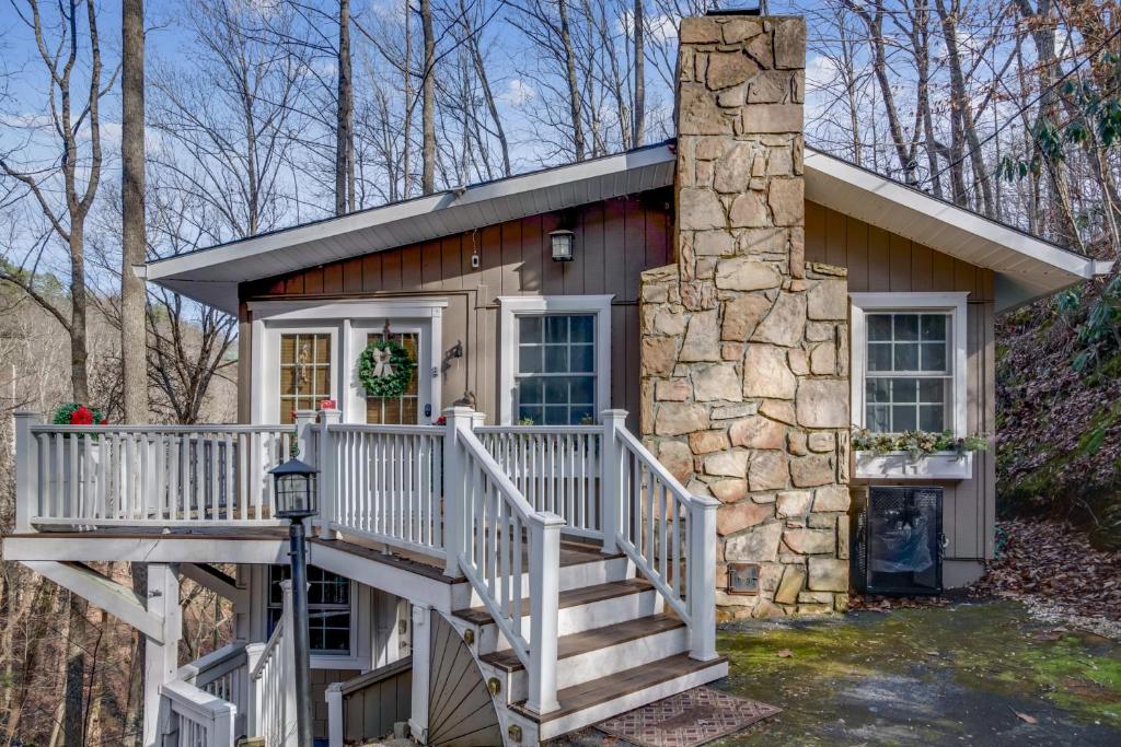 Spring Creek Cottage chalet, Sevierville (updated prices 2025)