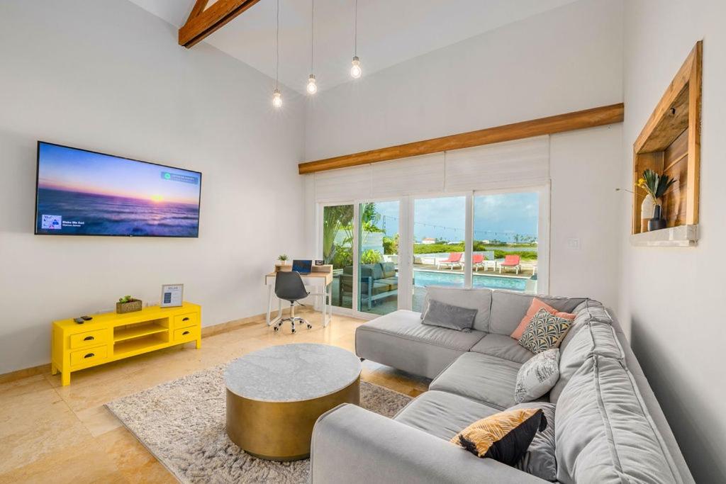 Fantastic 3-Bdr Villa with Gorgeous Pool View, Eagle Beach – Updated ...