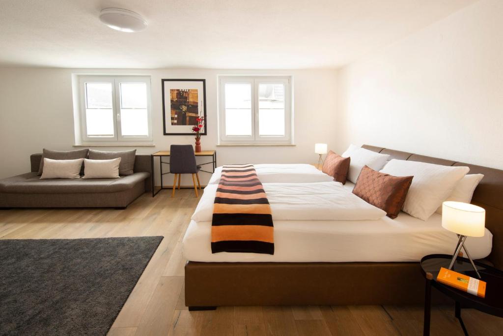 Hotel & Boarding House Schlosserwirt, Mering (updated prices 2025)