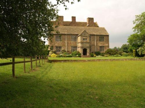 Treowen | Holiday Home in Monmouth, United Kingdom