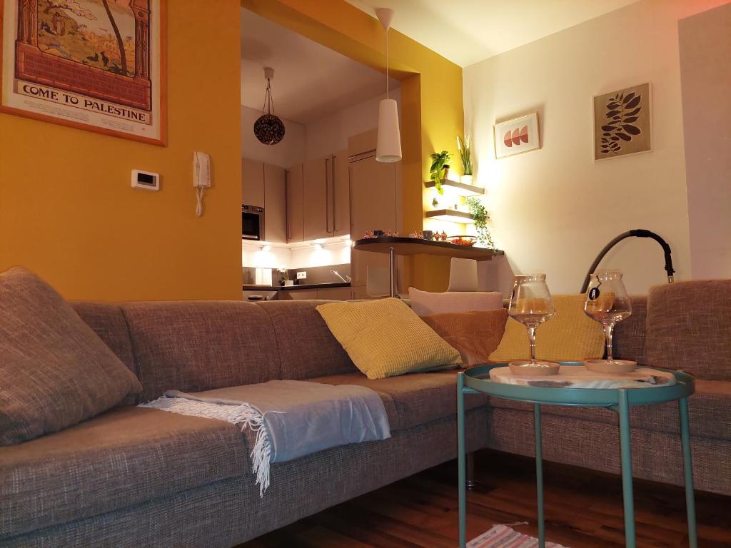 Apartament Cozy design studio, hyper-equipped and close to EU (Belgia ...