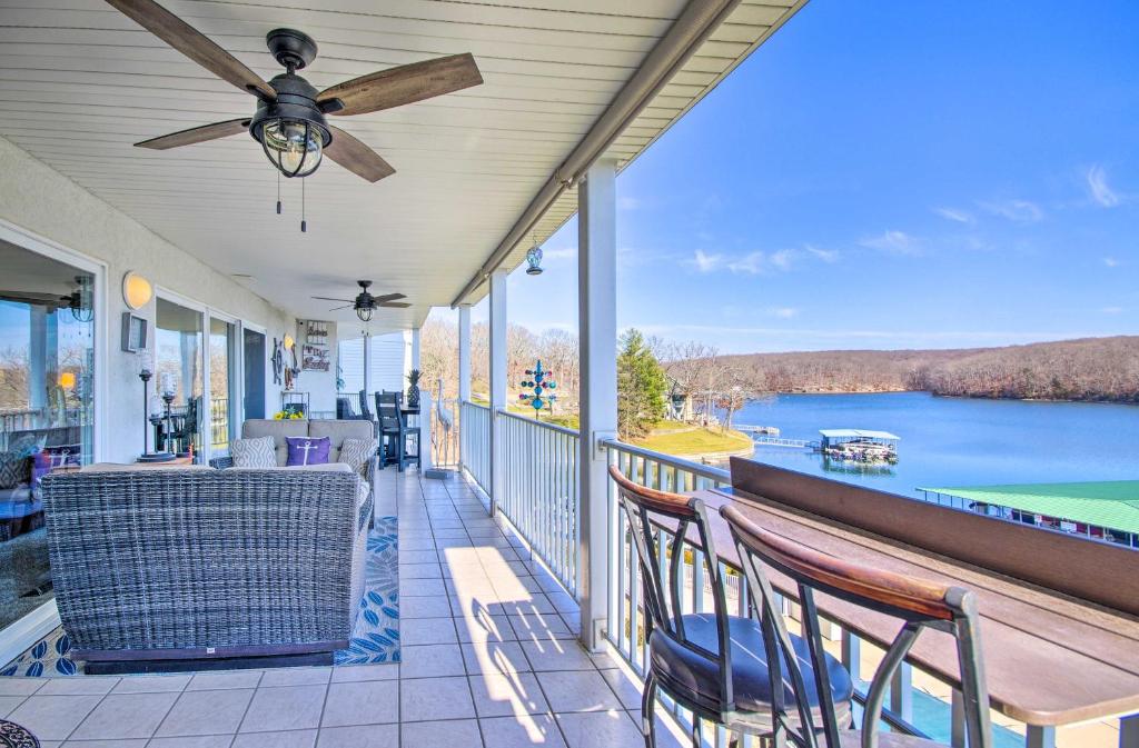 Large Condo with Balcony and Stunning Lake Views!, Osage Beach ...