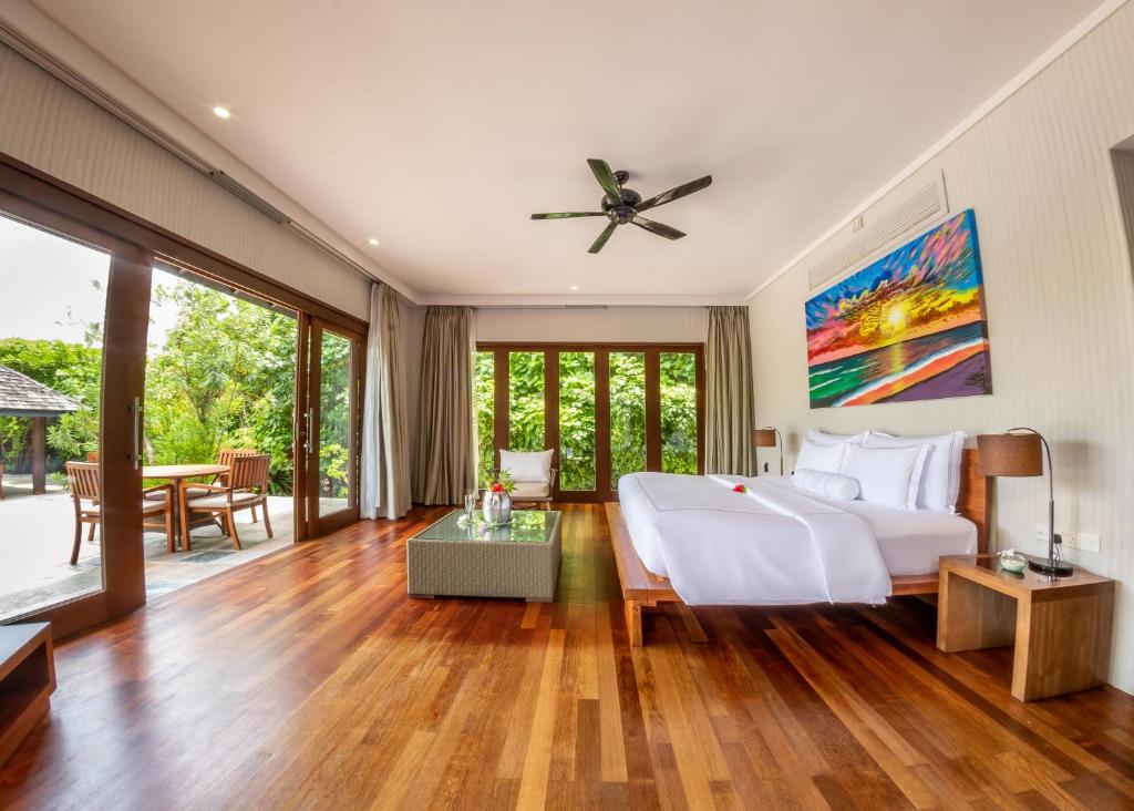 Hideaway Beach Resort & Spa, Dhidhdhoo (updated prices 2025)