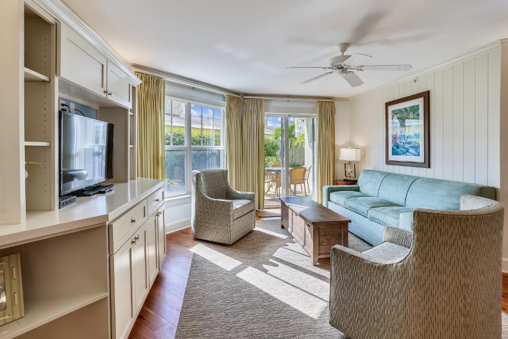 Standard 2 Bedroom A, Holmes Beach (updated prices 2025)