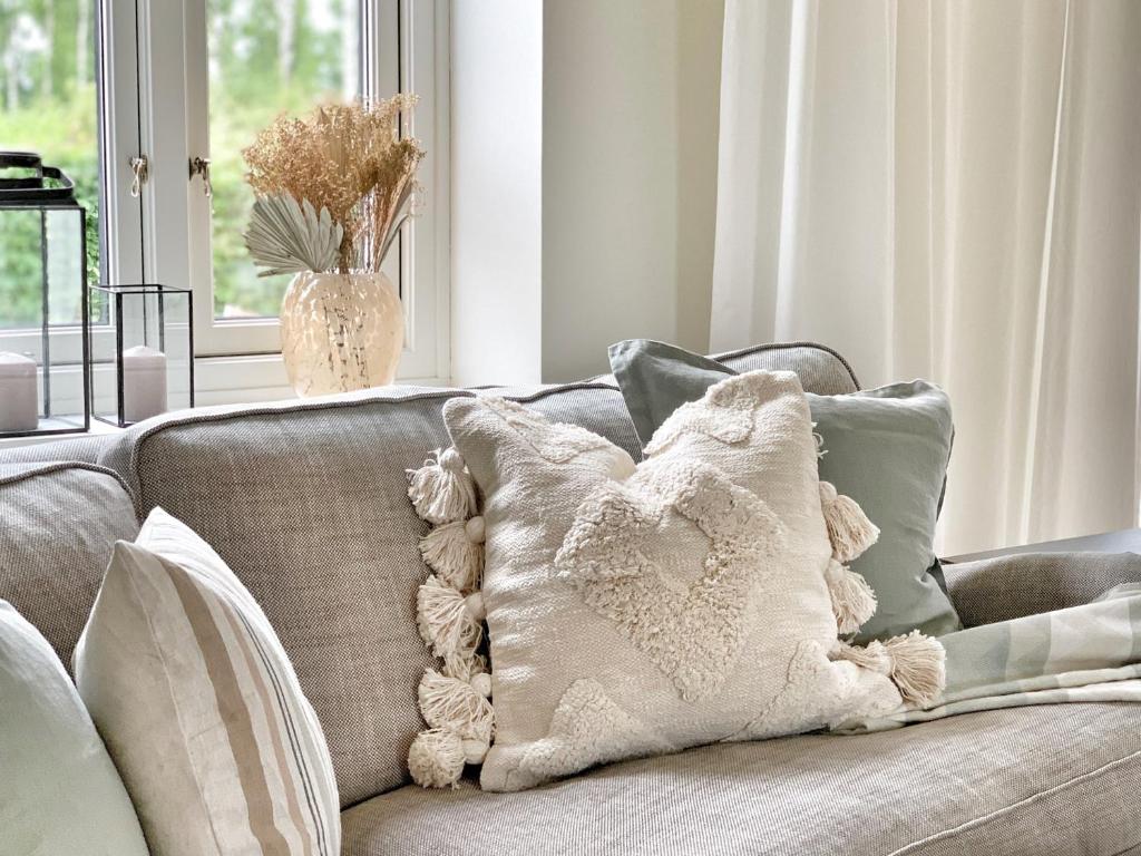 Boende med pool och tennisbana i familjevänligt område, Torekov ...