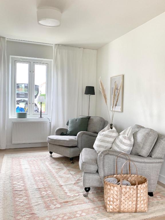 Boende med pool och tennisbana i familjevänligt område, Torekov ...