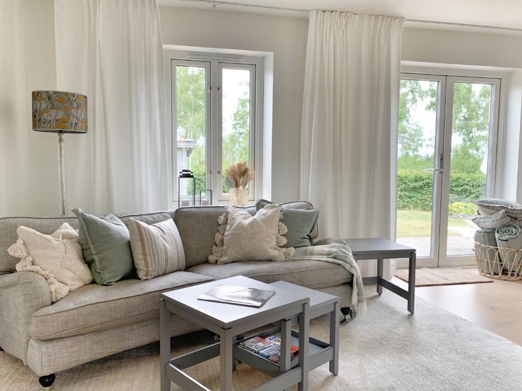 Boende med pool och tennisbana i familjevänligt område, Torekov ...