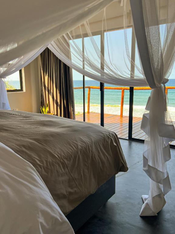 Kumba Lodge, Praia do Tofo (updated prices 2025)