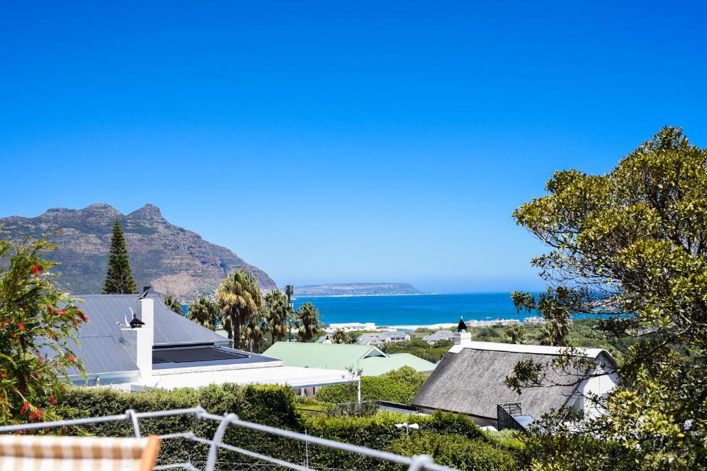 Best Place Ever - cozy house with amazing sea view, Hout Bay (updated ...