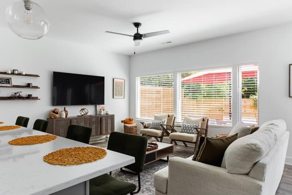 BRAND NEW!! Raleigh LUX , Prime Location!, Raleigh (aktualisierte ...
