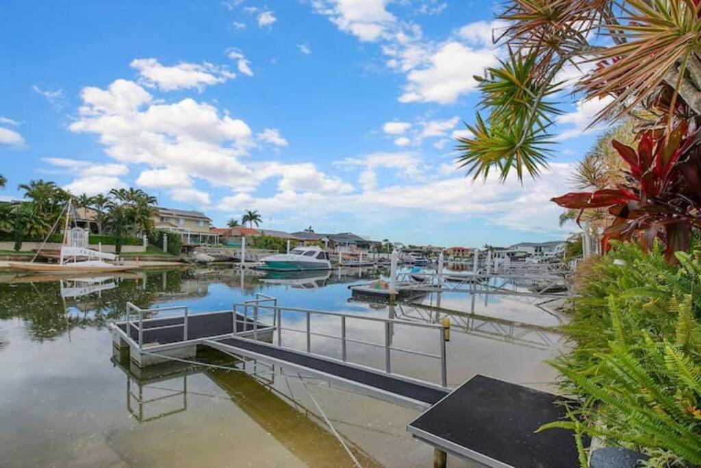 Beautiful Waterfront house with Private Pier&Pool!, Gold Coast ...