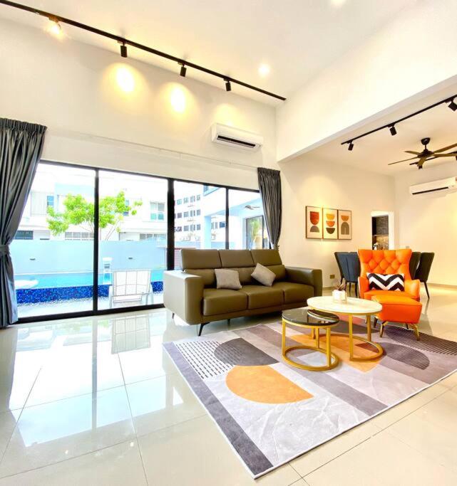 Kuala Selangor Modern Homestay with Pool 20pax, Kuala Selangor (updated ...