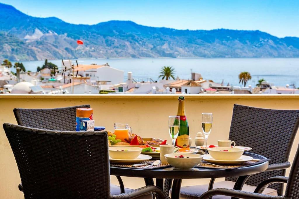 Old town Nerja, stunning sea views, Nerja (updated prices 2025)