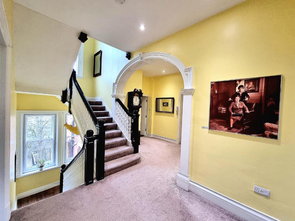 Spacious River View Retreat Near Peak District, Matlock (updated prices 2025)