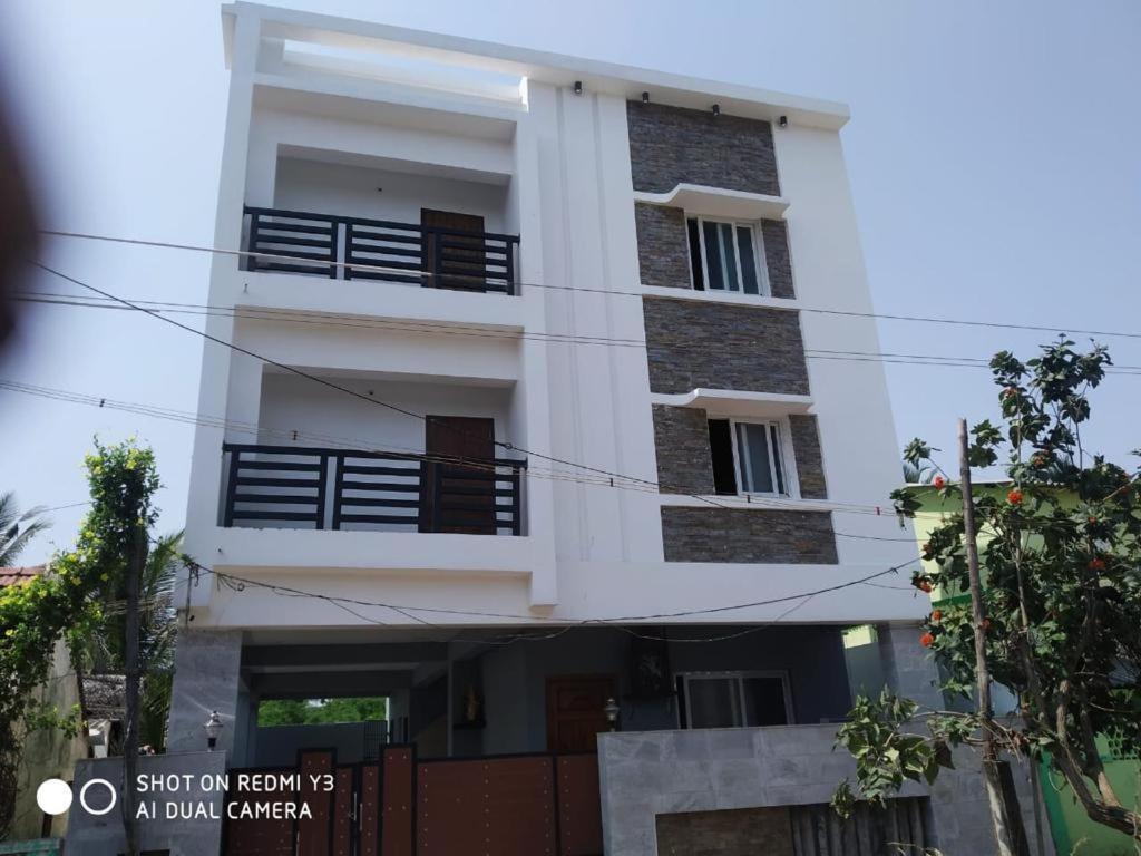 Santiago illam, Velankanni (updated prices 2025)