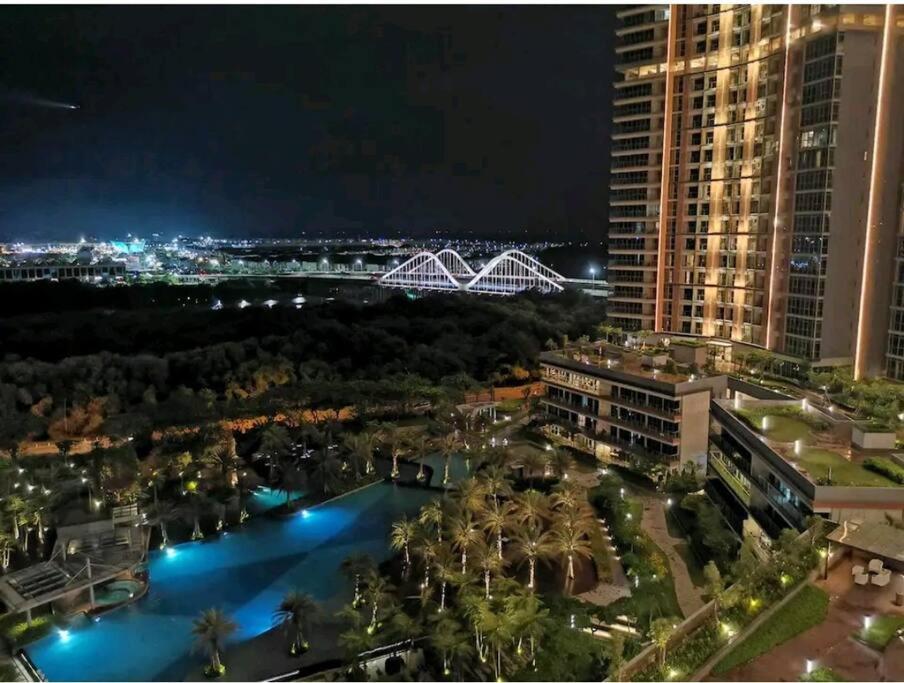 PIK Family 2 Bedroom, 5 Beds & Balcony Best View, Jakarta (updated ...