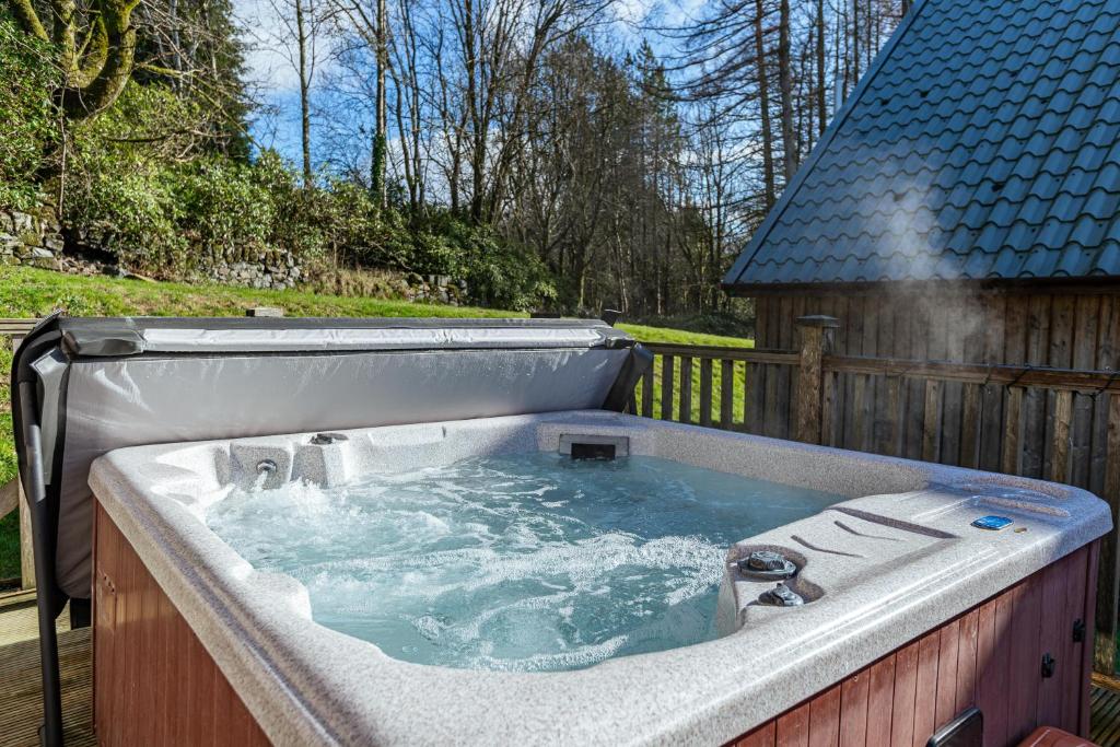 Lord Galloway 33 with Hot Tub, Newton Stewart (updated prices 2025)