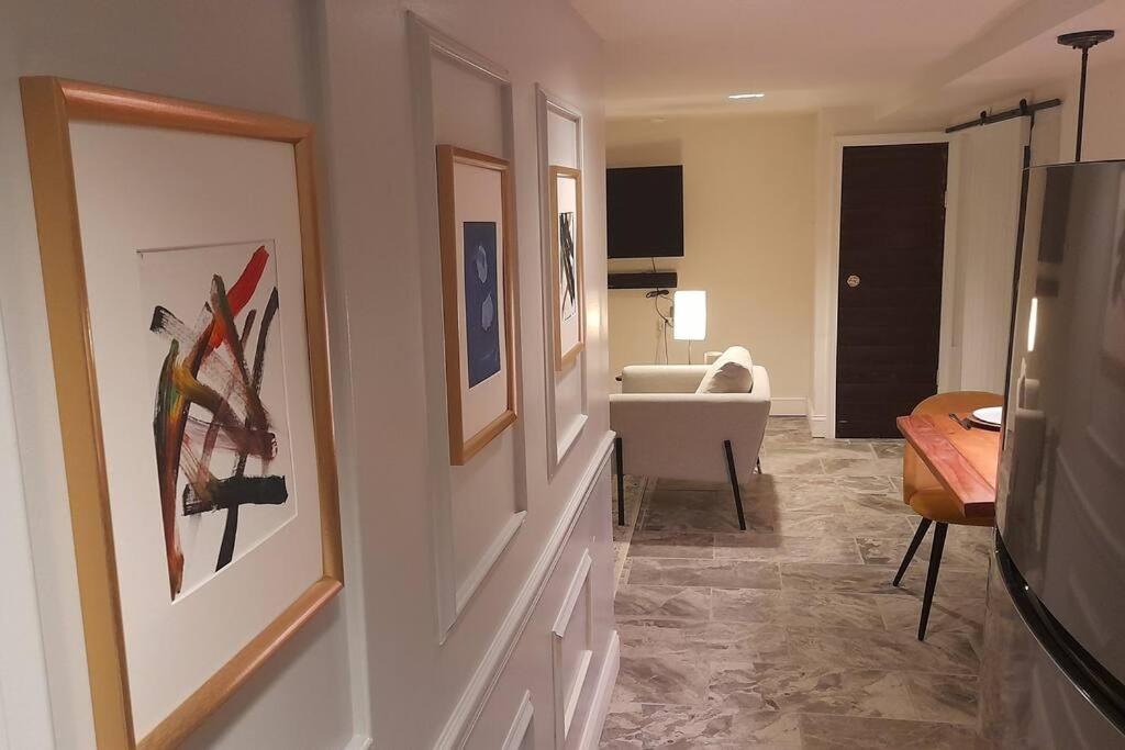 Basement suite with a large backyard, Baltimore (updated prices 2024)