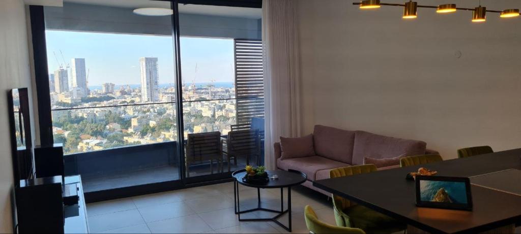 Sea view Luxury Tower Supreme apt, Tel Awiw (aktualne ceny na rok 2025)