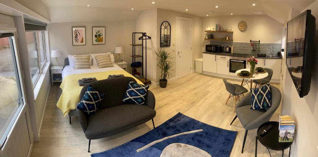 Little Rosslyn, Perth (updated prices 2026)