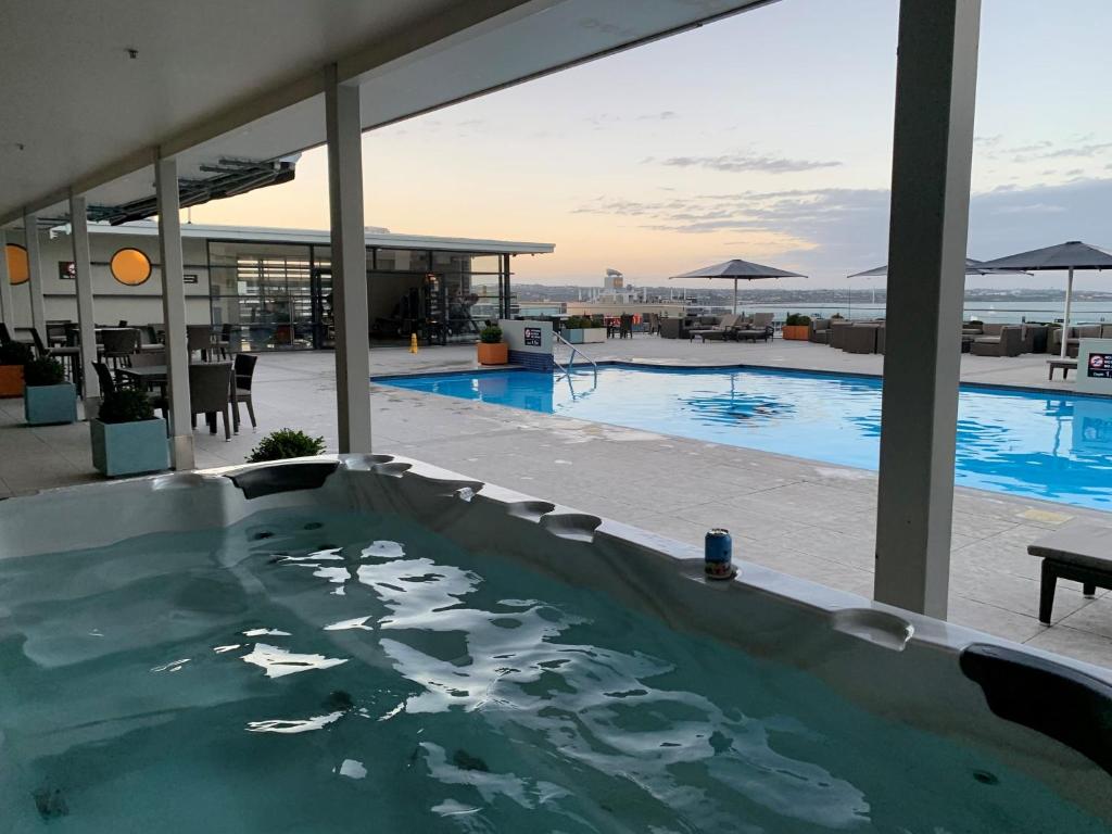 Cute Heritage Studio , Pools and Gym!, Окленд (актуальные цены 2025 года)