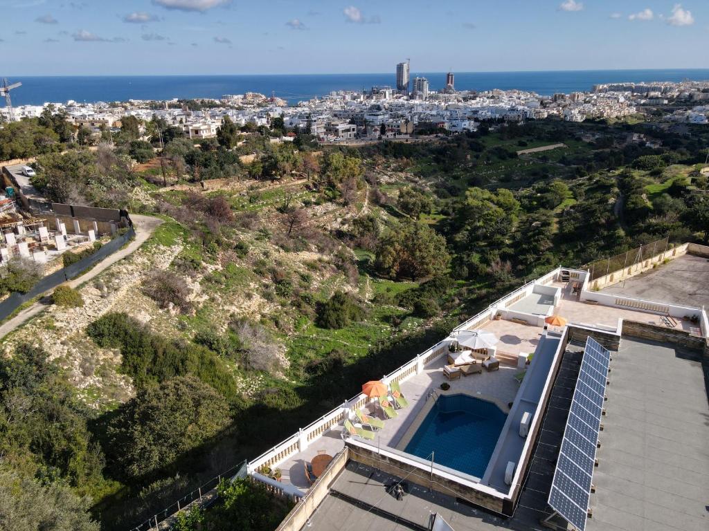 Beautiful Villa with Breathtaking Views in Swieqi by 360 Estates, Is ...