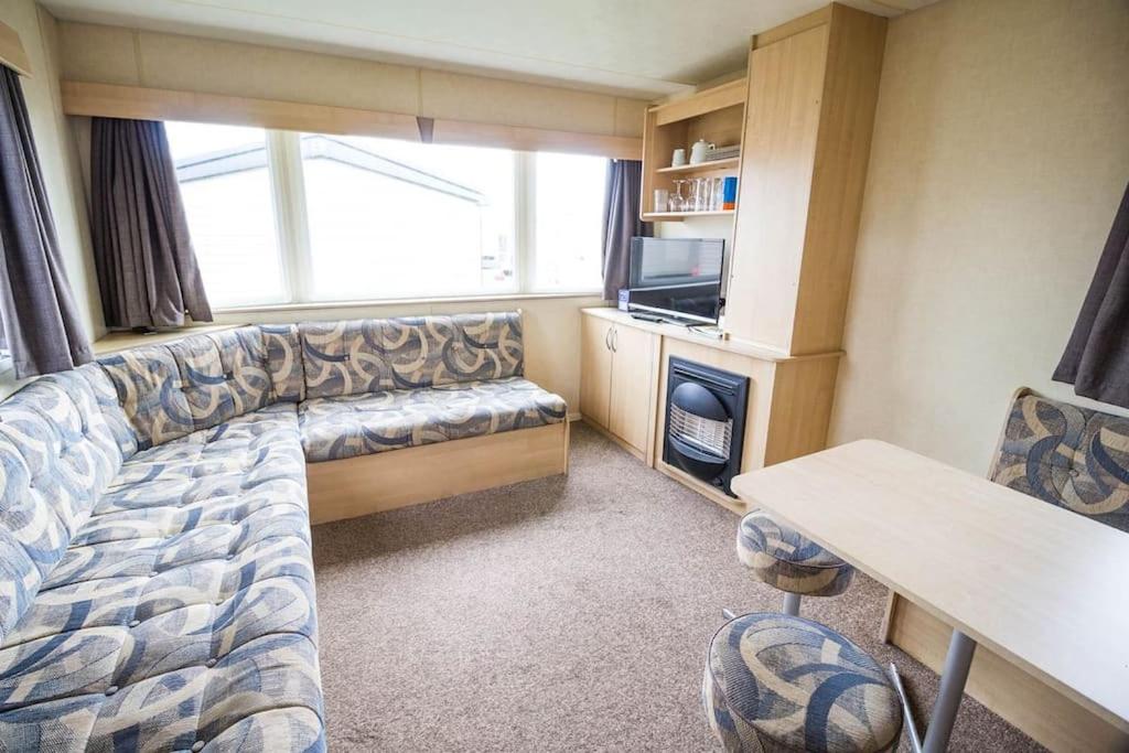 Lovely 8 Berth Caravan in Scratby, Great Yarmouth (updated prices 2026)