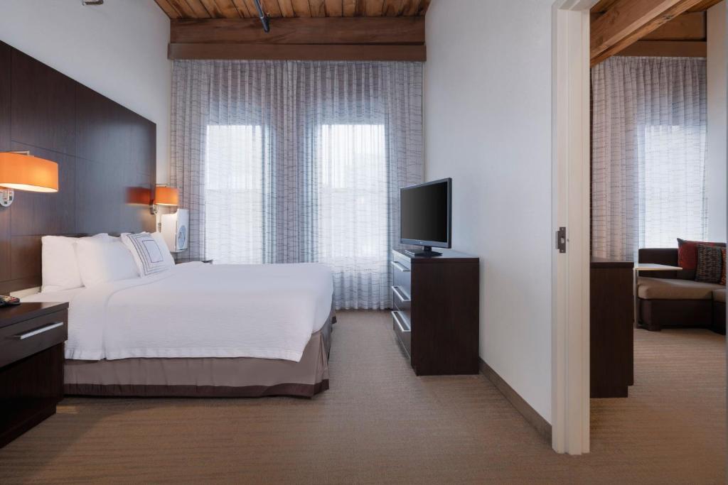 Residence Inn by Marriott Boston Downtown Seaport, Boston (updated ...