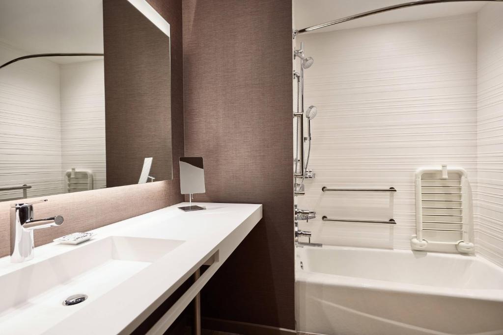 AC Hotel by Marriott Atlanta Perimeter, Atlanta (updated prices 2025)