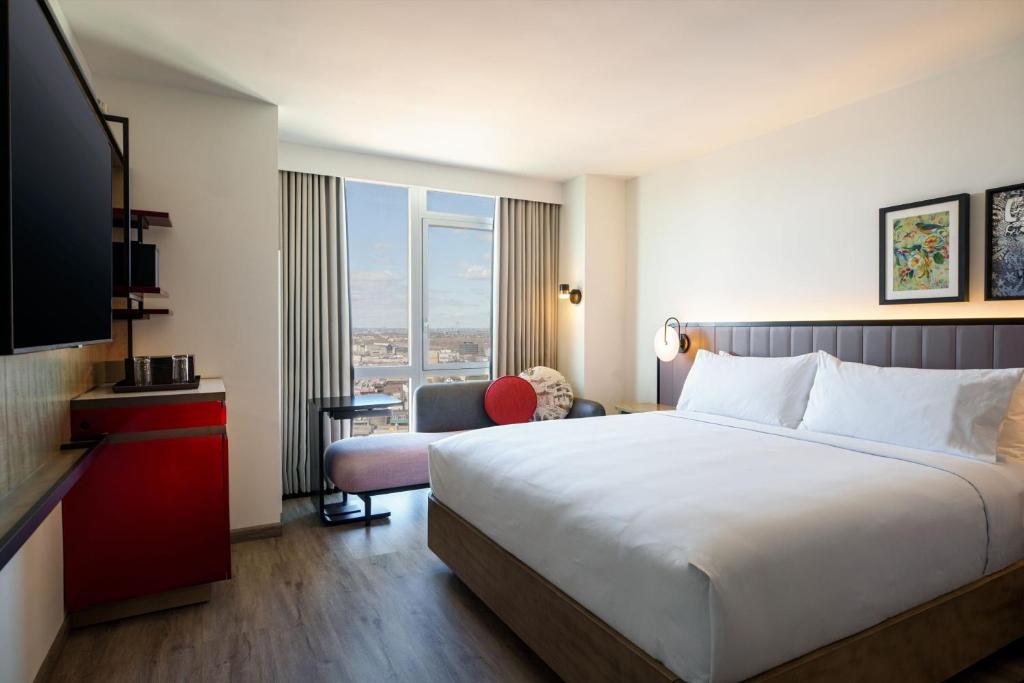 Renaissance New York Flushing Hotel at Tangram, Queens (updated prices ...
