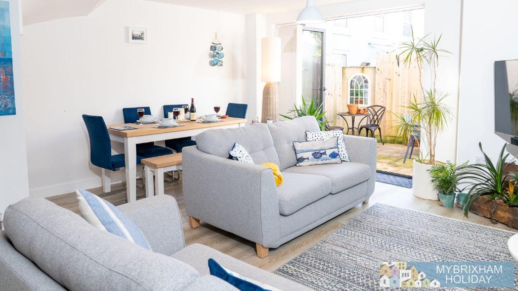 3 Ocean Gate, Brixham (updated prices 2026)