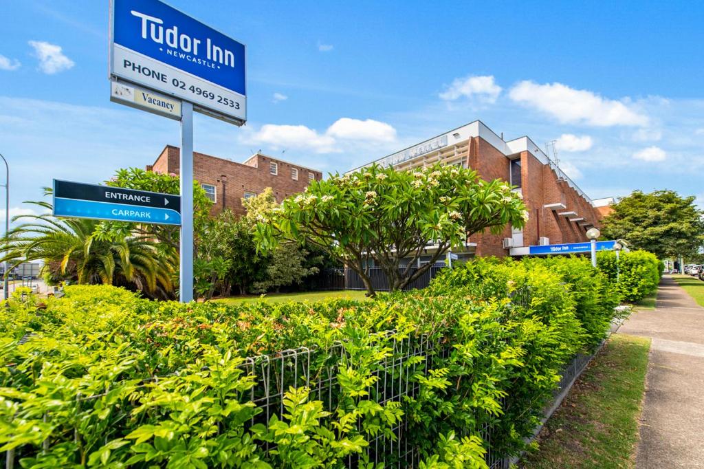 Tudor Inn Newcastle, Newcastle – Updated 2023 Prices