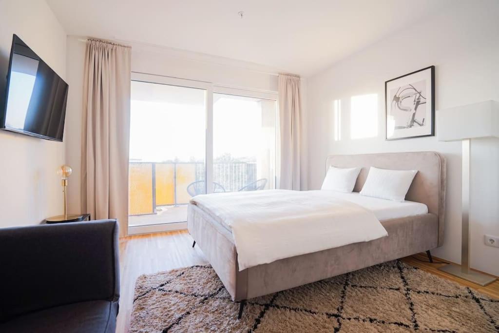Fine Studio with Terrace - 15 Min to Center, Vienna (updated prices 2026)