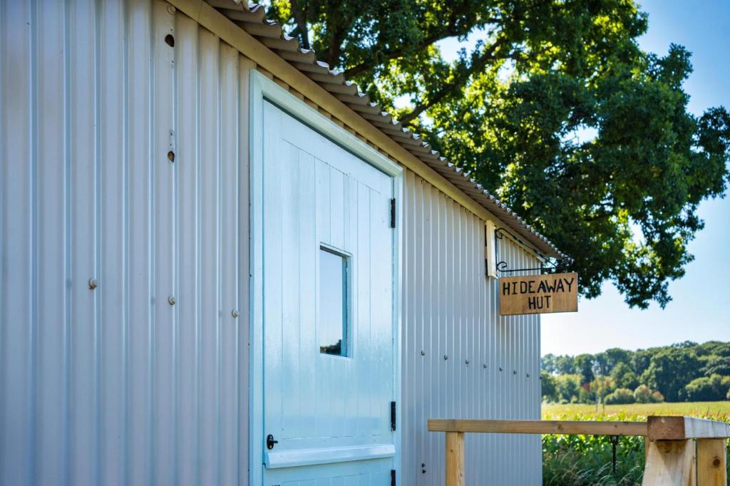 The Hideaway Hut - 1 Bed Shepherds Hut - Hereford, Hereford (updated ...