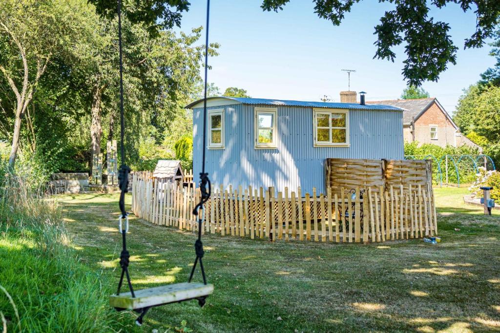 The Hideaway Hut - 1 Bed Shepherds Hut - Hereford, Hereford (updated ...