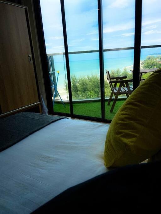 Timurbay Seafront Residence Seaview & Direct Access to Beach mus lim ...