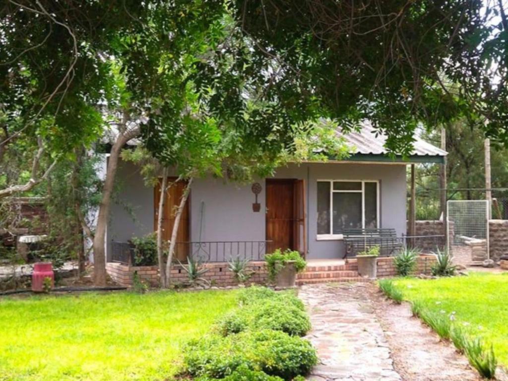 Royal Karoo Cottage unit 2, Beaufort West, South Africa - Booking.com