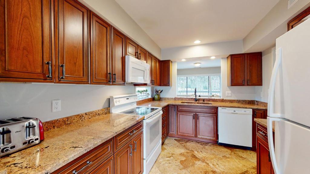 910 Inverness Village, Hilton Head Island (updated prices 2026)