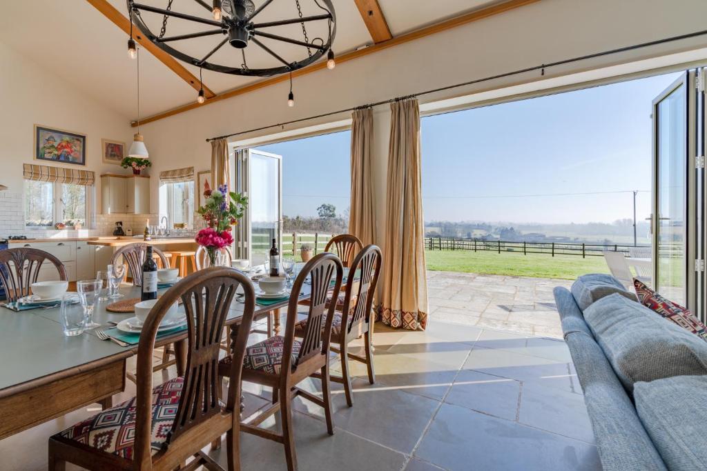 The Old Barn, Witney (updated prices 2025)