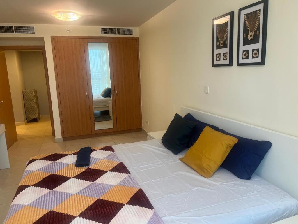 Global Lake view, E cluster JLT 1006-GLV, Dubái (precios actualizados 2025)