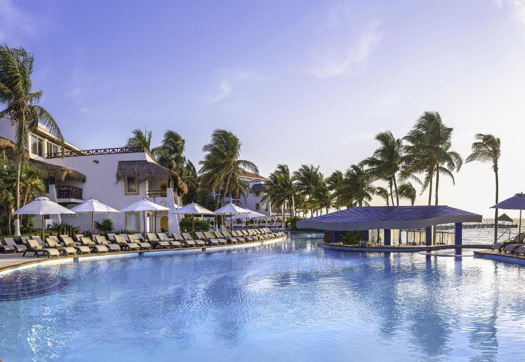 Desire Cancun Beach