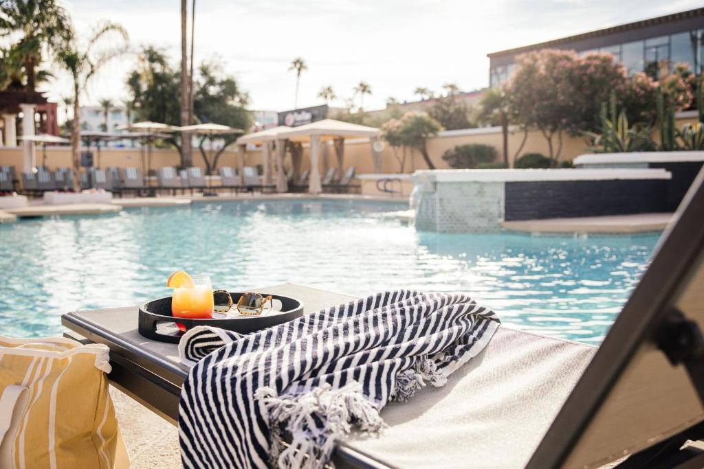 Crowne Plaza Phoenix - Chandler Golf Resort by IHG, Chandler (updated ...